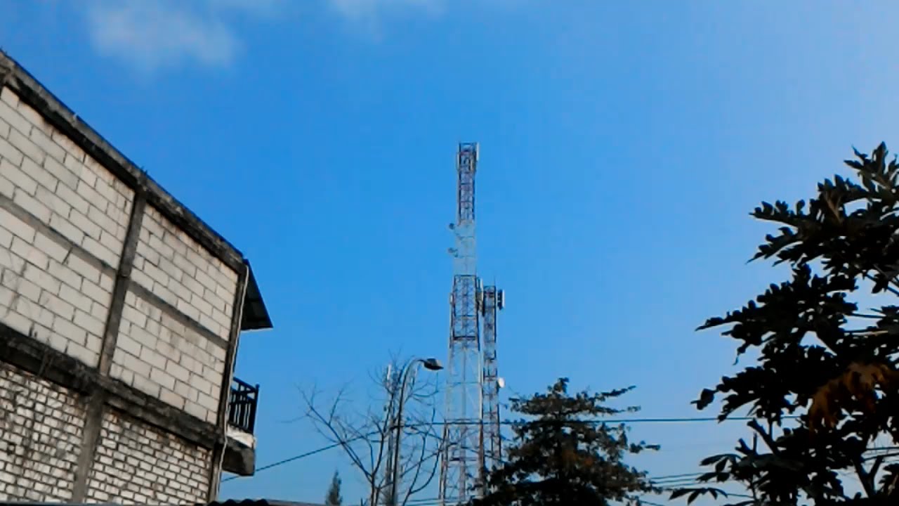 Tower Operator seluler Telkomsel XL INDOSAT - YouTube