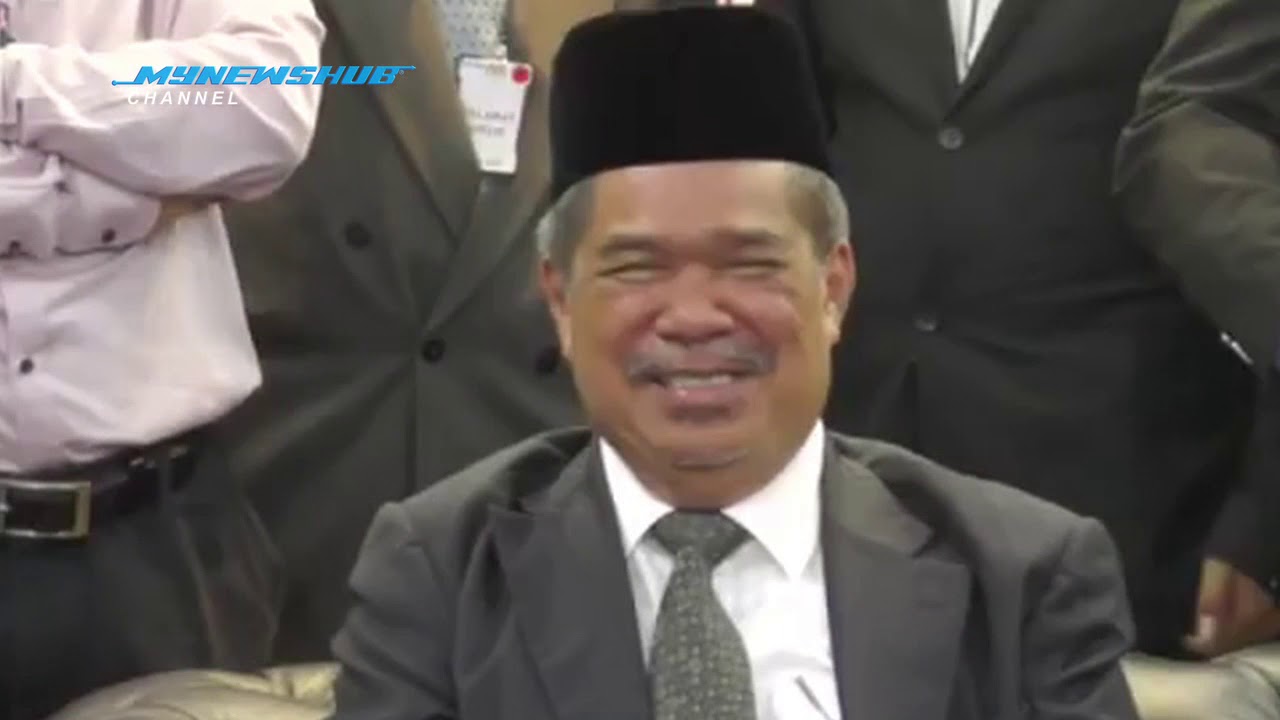Mat Sabu Akui Canggung Hari Pertama Jadi Menteri - YouTube