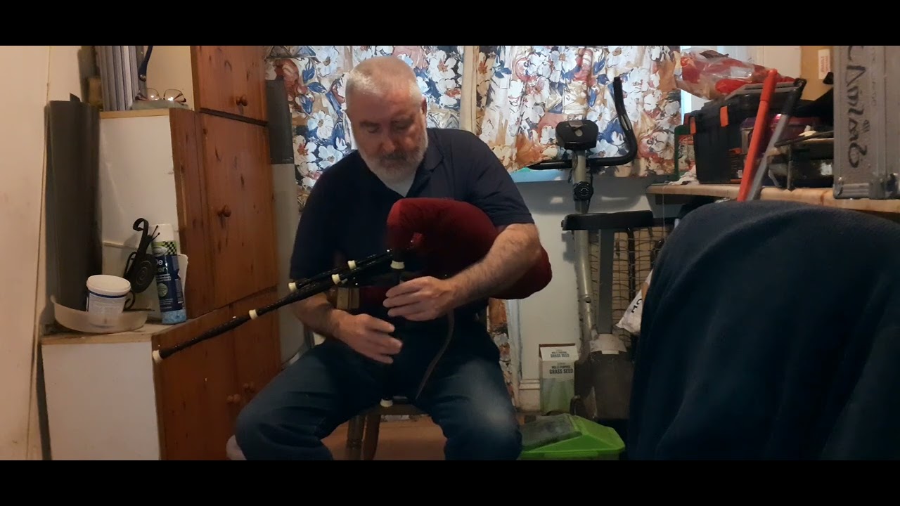 Lowland pipes...."The Little Canavans"...slip jig played here on my ...
