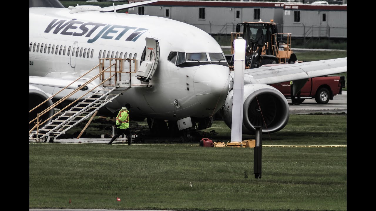 RUNWAY EXCURSION - B737 WESTJET in Montreal - YouTube
