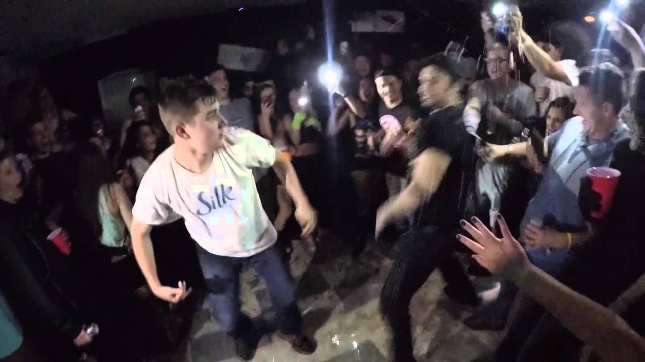 UNANTICIPATED COLLEGE FIGHT!!! - YouTube