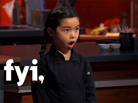 Man vs Child: Chef Chris vs. Chef Estie (S1, E8) | FYI - YouTube