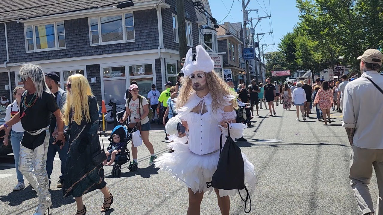 Bored Hurtin Lighting up the Sky Come Say High - YouTube