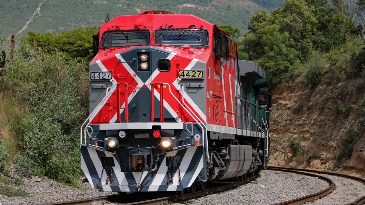 Empieza a desaparecer el esquema original de ferrosur. - YouTube