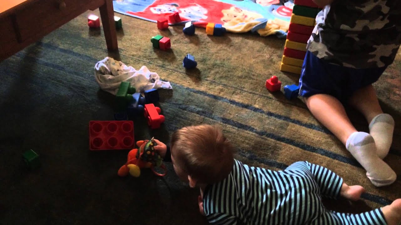20140803 Kayden Devin Lego02 - YouTube