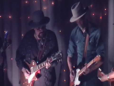 Audley Freed/Jamey Johnson "Straight To Hell" @ Xmas Jam 2018 - YouTube