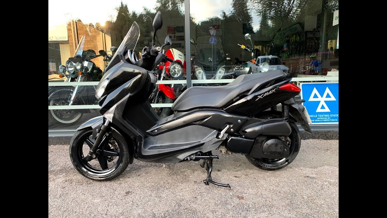 YAMAHA XMAX 250 BLACK 2011 QUICK REVIEW AND START UP - YouTube