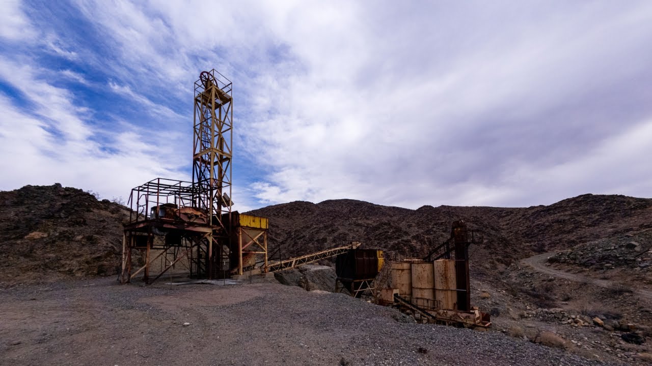 Exploring an Abandoned Modern Mine - YouTube