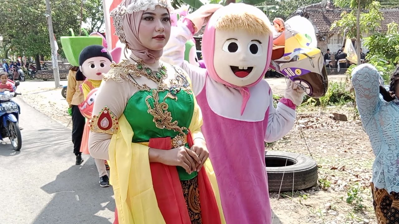 KOMPILASI BADUT IKUT PARADE/KARNAVAL/CARNIVAL/PAWAI BUDAYA BOJONEGORO ...