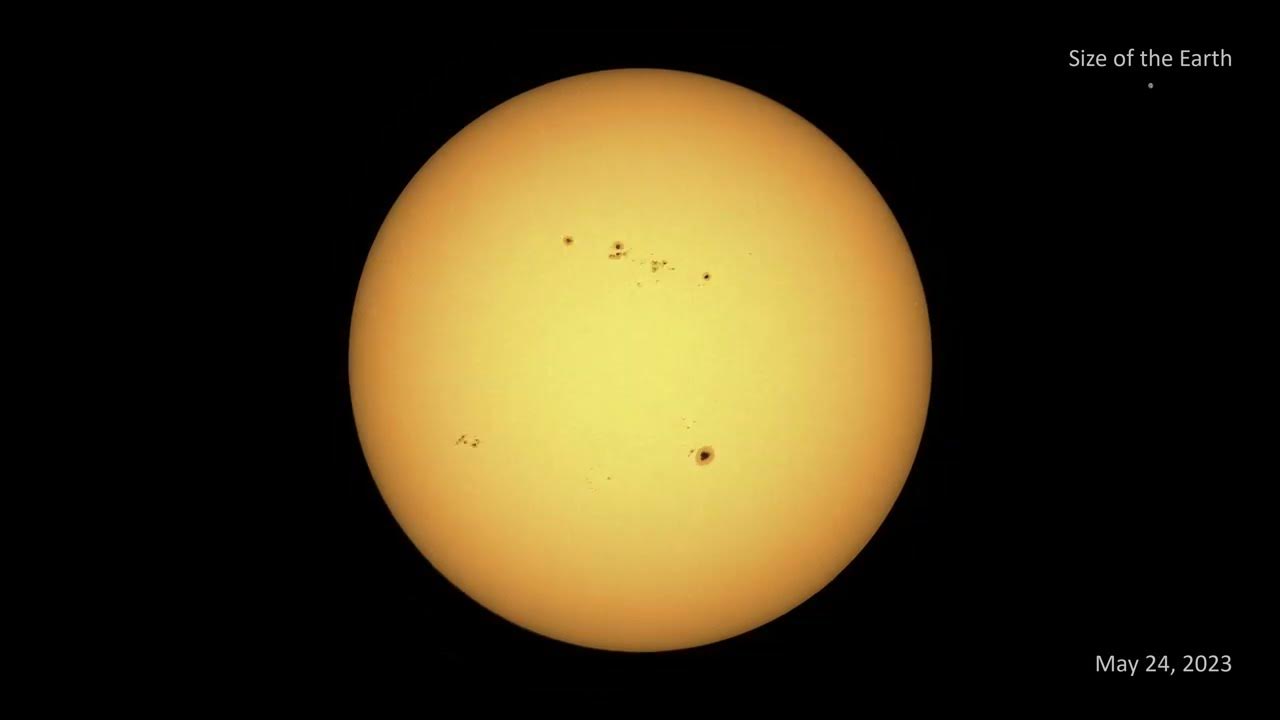 Timelapse of the Sun's rotation over 11 days - YouTube