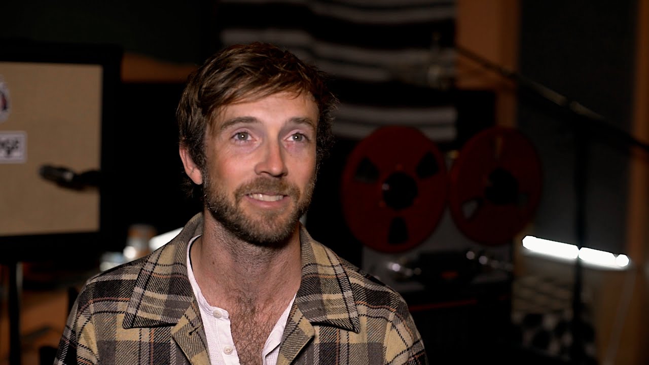 Moontricks - Currents Album Trailer - YouTube