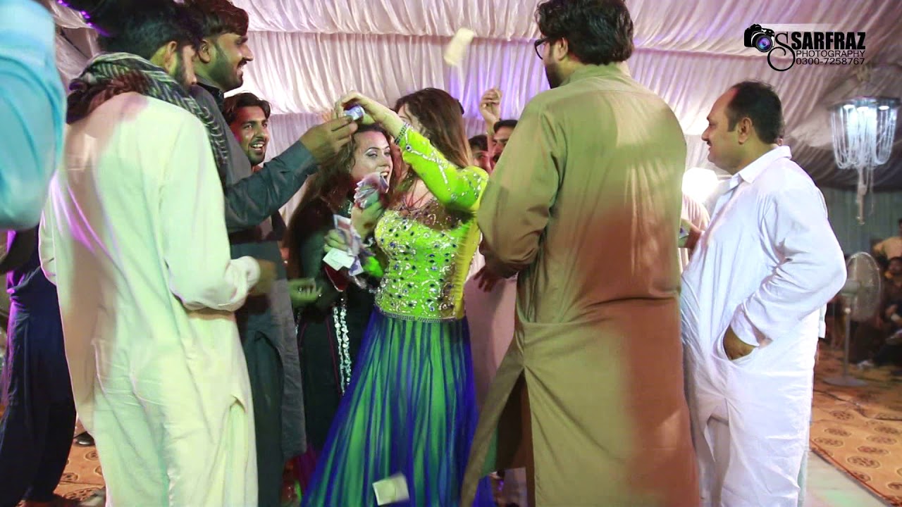 Saiqa Malik and Kanwel Mujra - YouTube