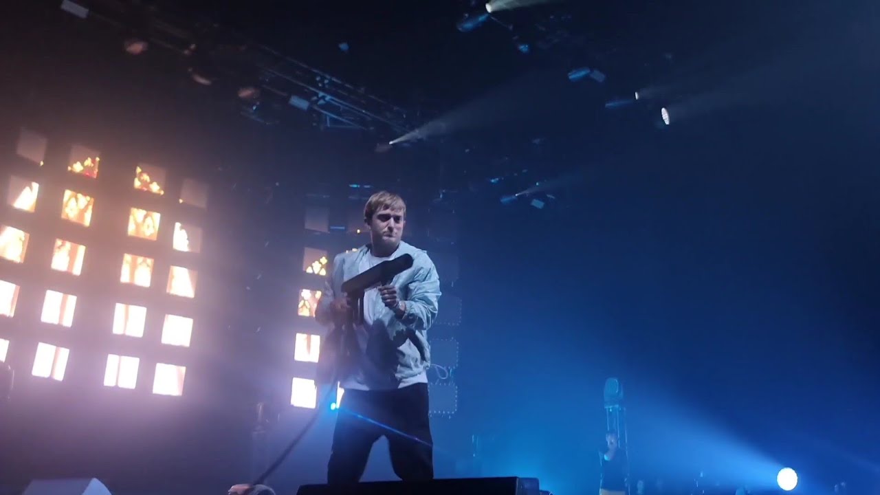 Vald Concert AccorArena (Part 3.1) Novembre 2022 - YouTube