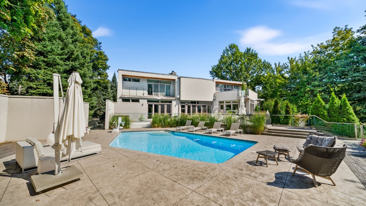 Astonishing Home Within Toronto's Iconic Bridle Path Neighbourhood ...