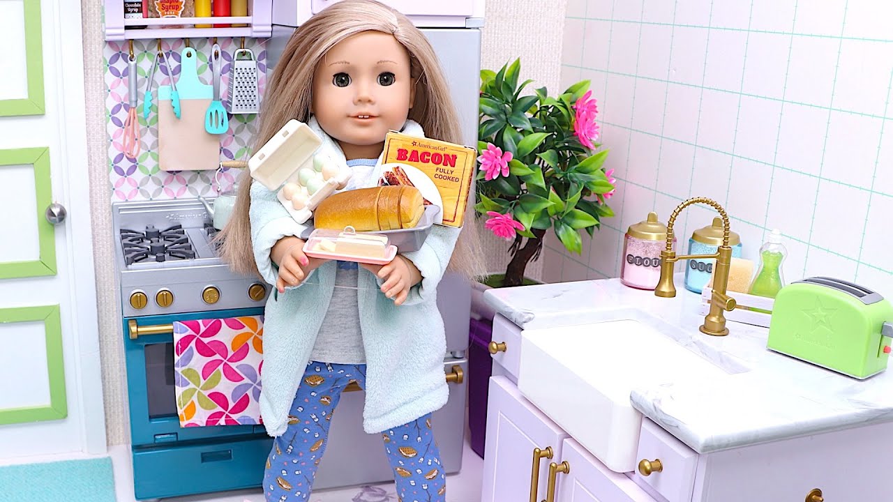 Mama doll cooking healthy meals for the family! Play Dolls stories ...