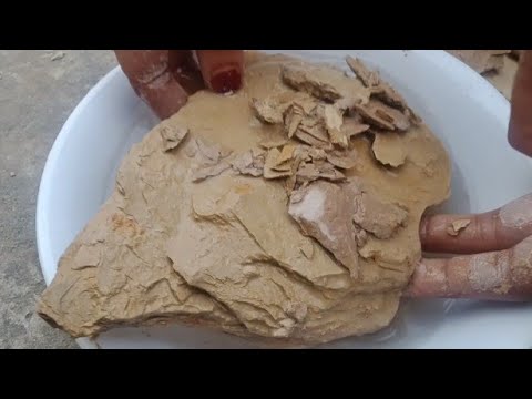 Multani Mitti Earthy 😋 ASMR|| Crunch time - YouTube