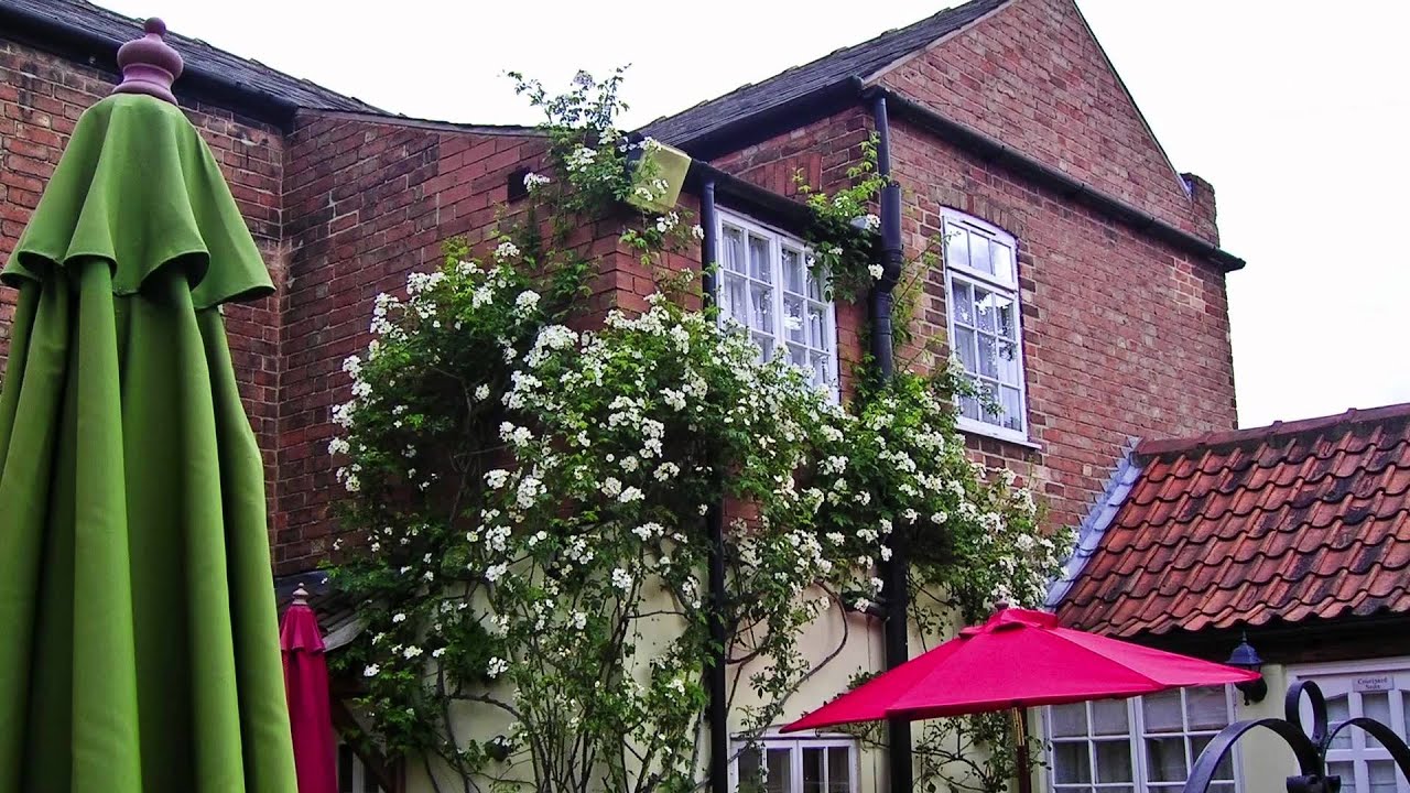 Ruddington June 2012 - The Country Cottage Hotel (HD) - YouTube