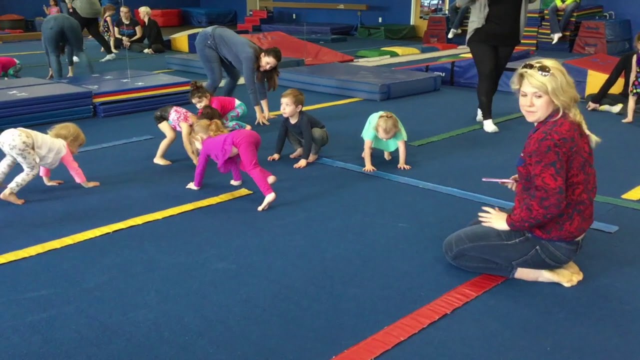 How to teach Bear walking to toddlers - YouTube
