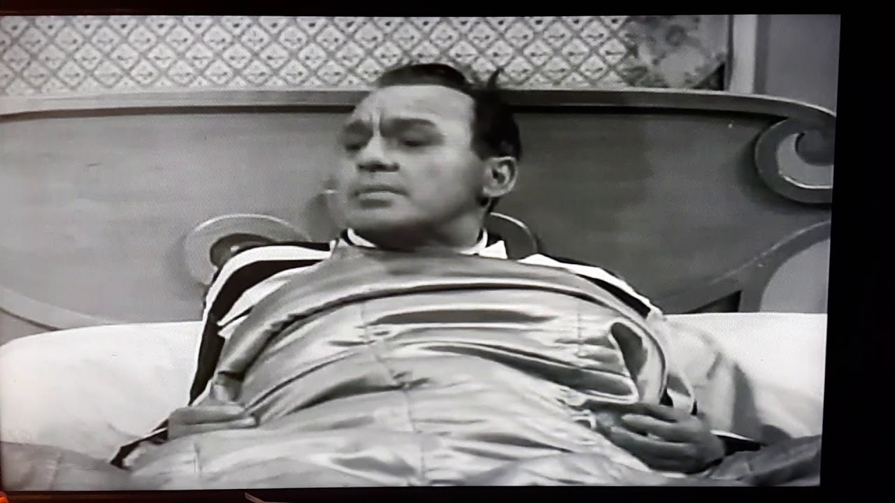 Rochester puts Jack Benny to bed - YouTube