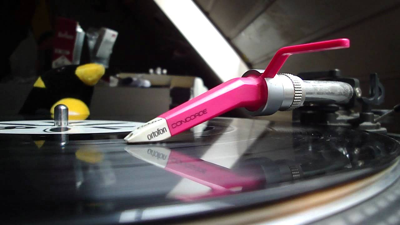 DJ Sub zero - Rockin Da Club (subzero Edit) AV8 - YouTube