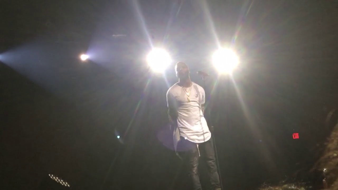 DVSN -(Live) “Body Smile” - Morning After Tour - Revolution Live Ft ...
