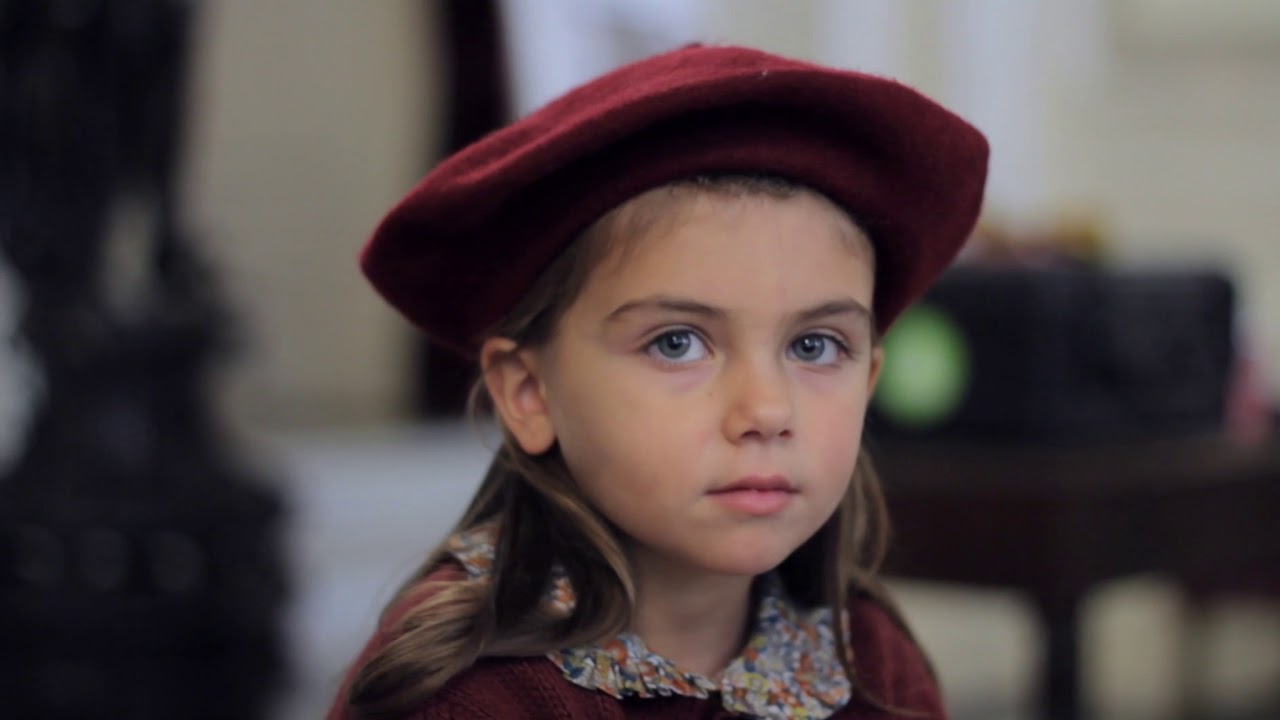 María Pompon - Campaña Otoño Invierno 2018 - Cap 1 - YouTube