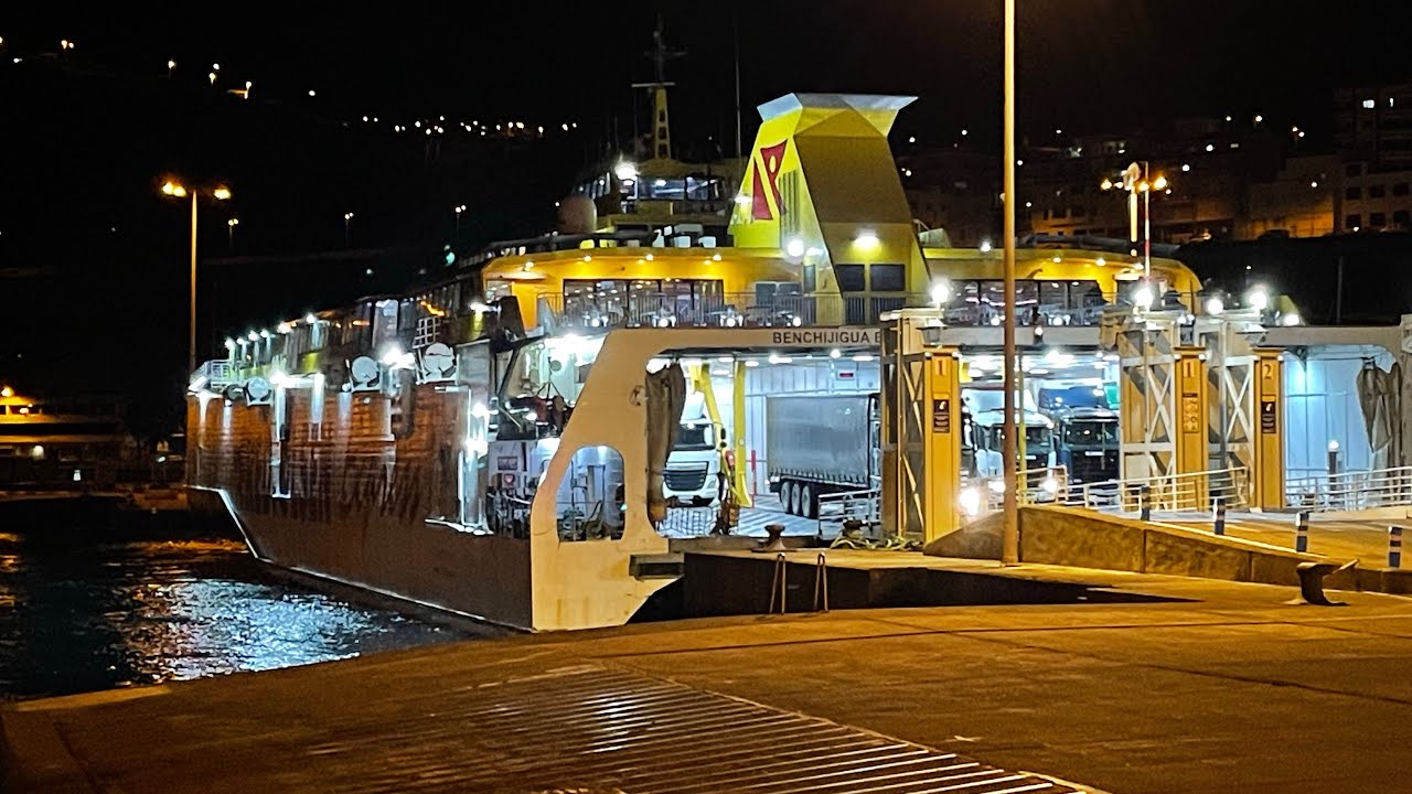 Benchijigua express atracando en el puerto de la palma [4k-60fps] - YouTube