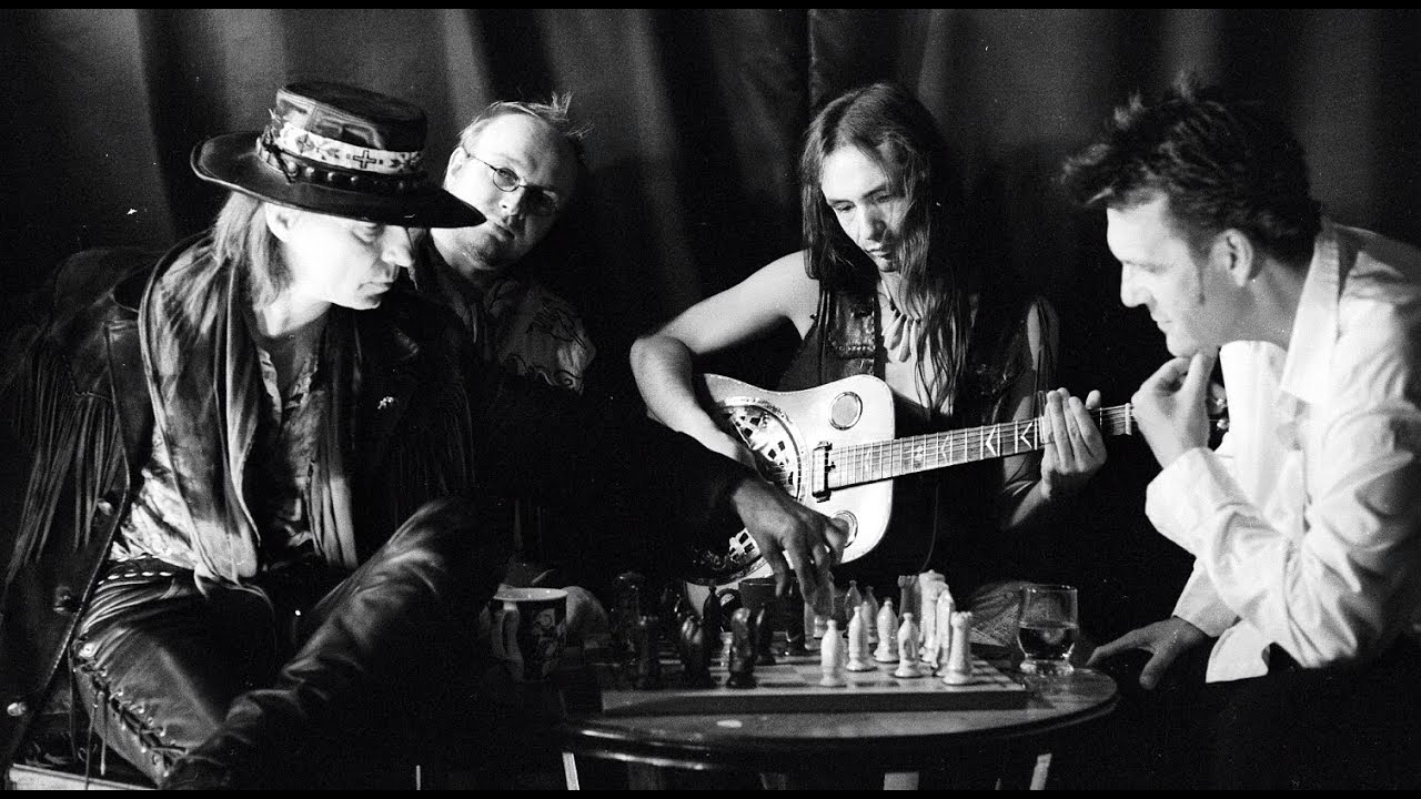 Molle's Tough Cocktail live at the University Paderborn - YouTube