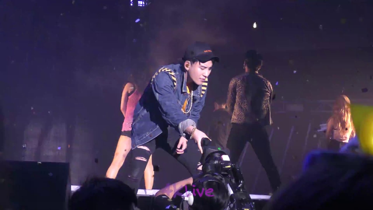 20180819 SEUNGRI Solo Concert Busan123 승리 スンリ 4K - YouTube