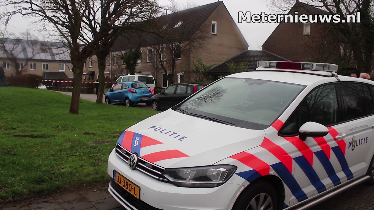 Gewonde na ruzie in woning in Groningen - YouTube