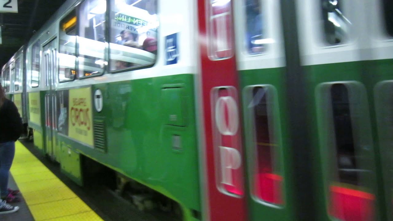 MBTA green line leaving Park Street Station. - YouTube