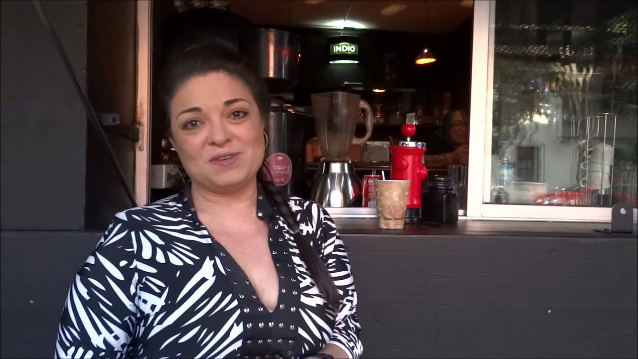 Luly Garza Un Dia Loco - YouTube