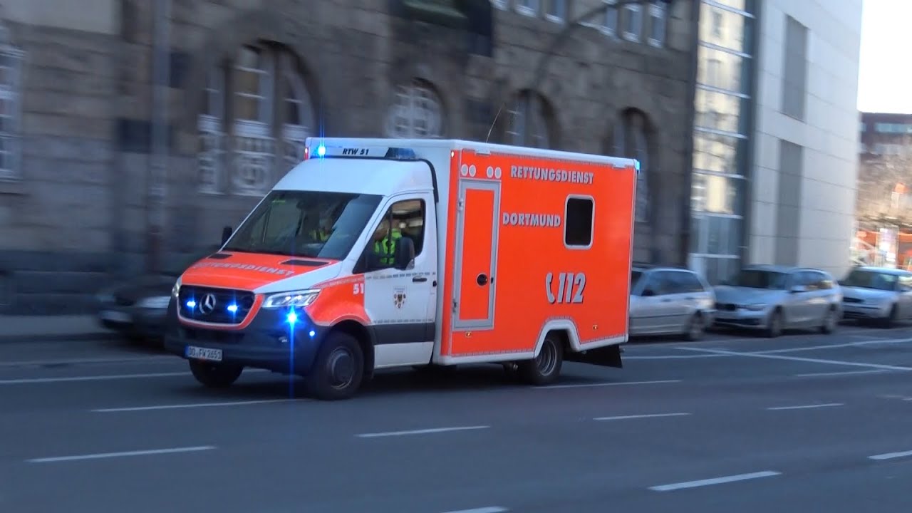 [Neuer RTW] BF Dortmund auf Einsatzfahrt - YouTube