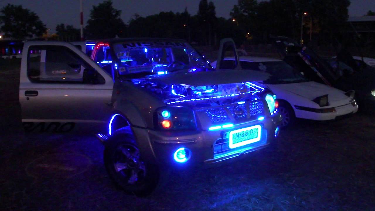 Camioneta Con Luces de Neon Acercamiento - YouTube