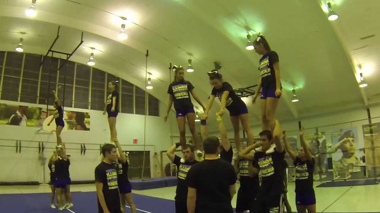 WIU CHEER 2013 - YouTube