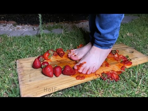 Feet and Strawberries for Valentine’s day ¡¡Eat me!! - YouTube