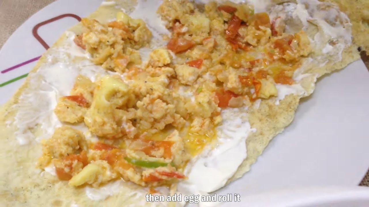 Preparing a Simple Breakfast | Hot Fresh Khobus with Scrambled Eggs and ...