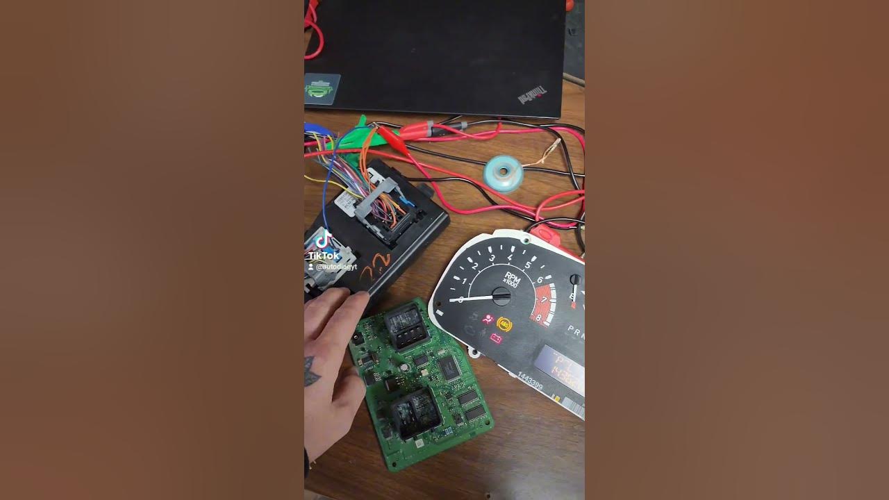 Doing some Hummer H3 BCM Cloning. - YouTube