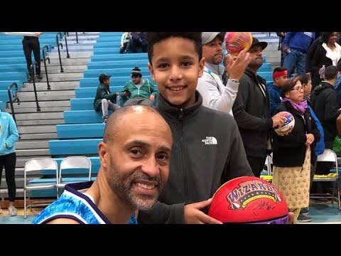 Emmy-nominated Doni Glover Show: Harlem Globetrotter Choo Smith - YouTube