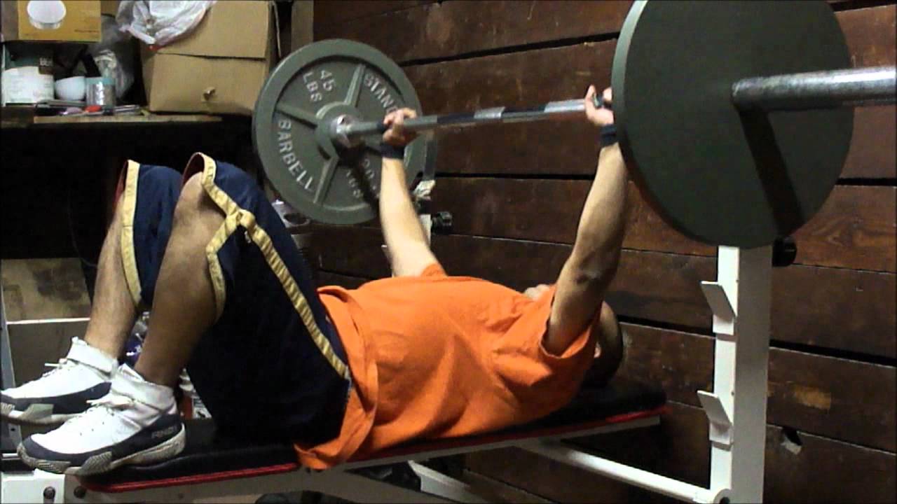 Bench pressing 215 pounds in the garage/rcp7604 - YouTube