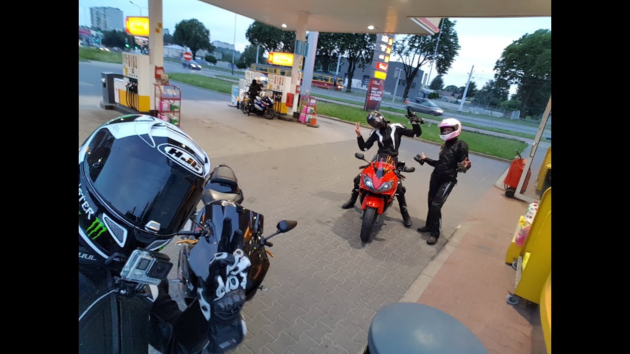 Freaky Bikers 2017 - Wheelie a GSX-R & CBR - YouTube