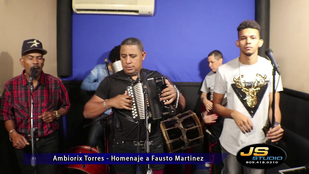Ambiorix Torres Homenaje a Fausto Martinez (En Vivo) - YouTube