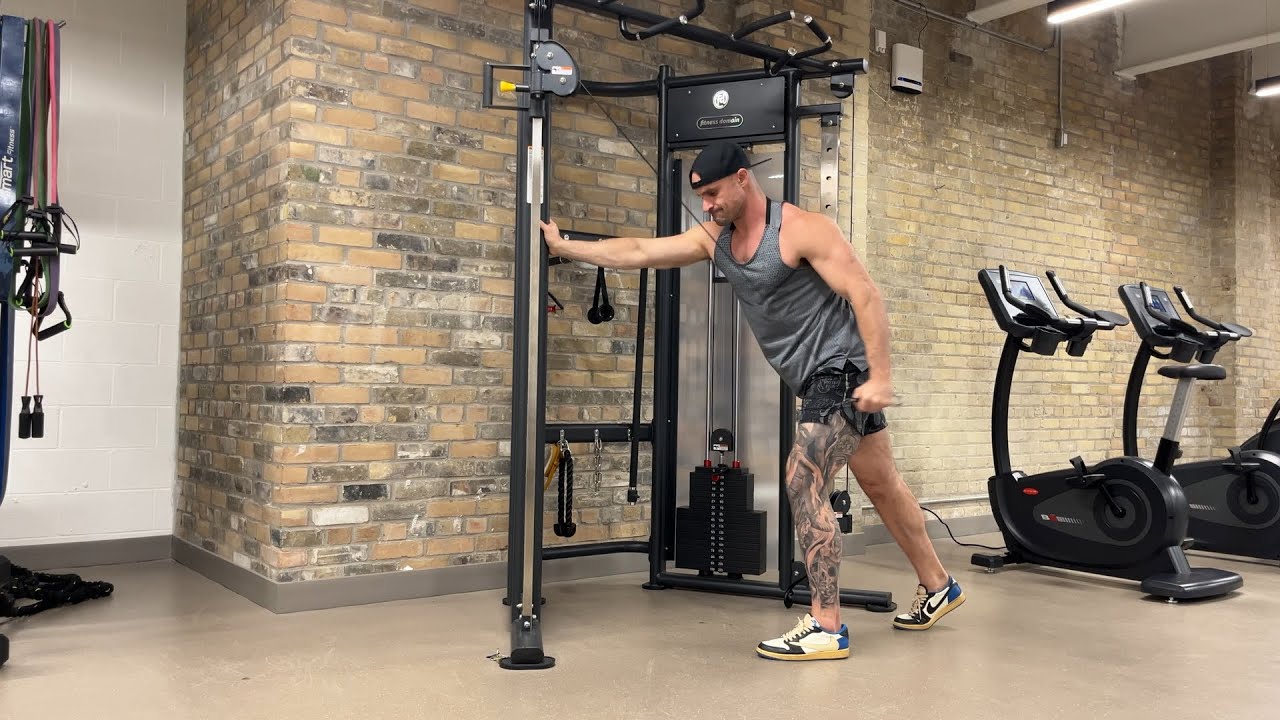 Single Straight Arm Pulldown - YouTube
