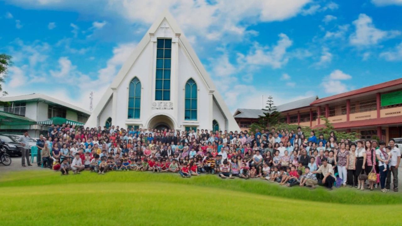 Piknik Keluarga Besar GKKB Singkawang - YouTube