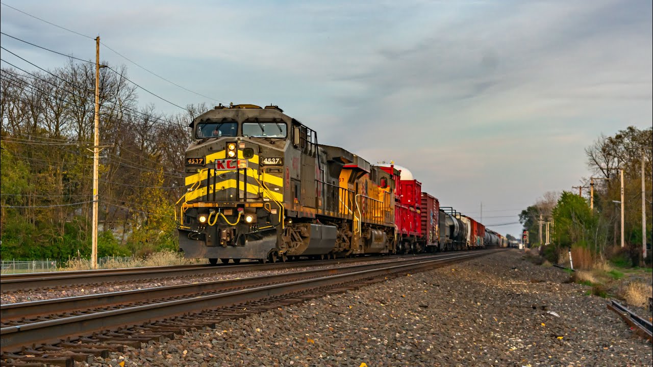 NS 17N in Mishawaka, Indiana With a KCS "Grey Ghost" AC44 Leading! 11/6 ...