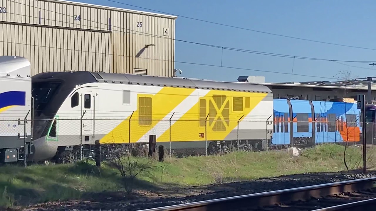 VIA Rail SCB-40 and more at the Siemens Plant. - YouTube