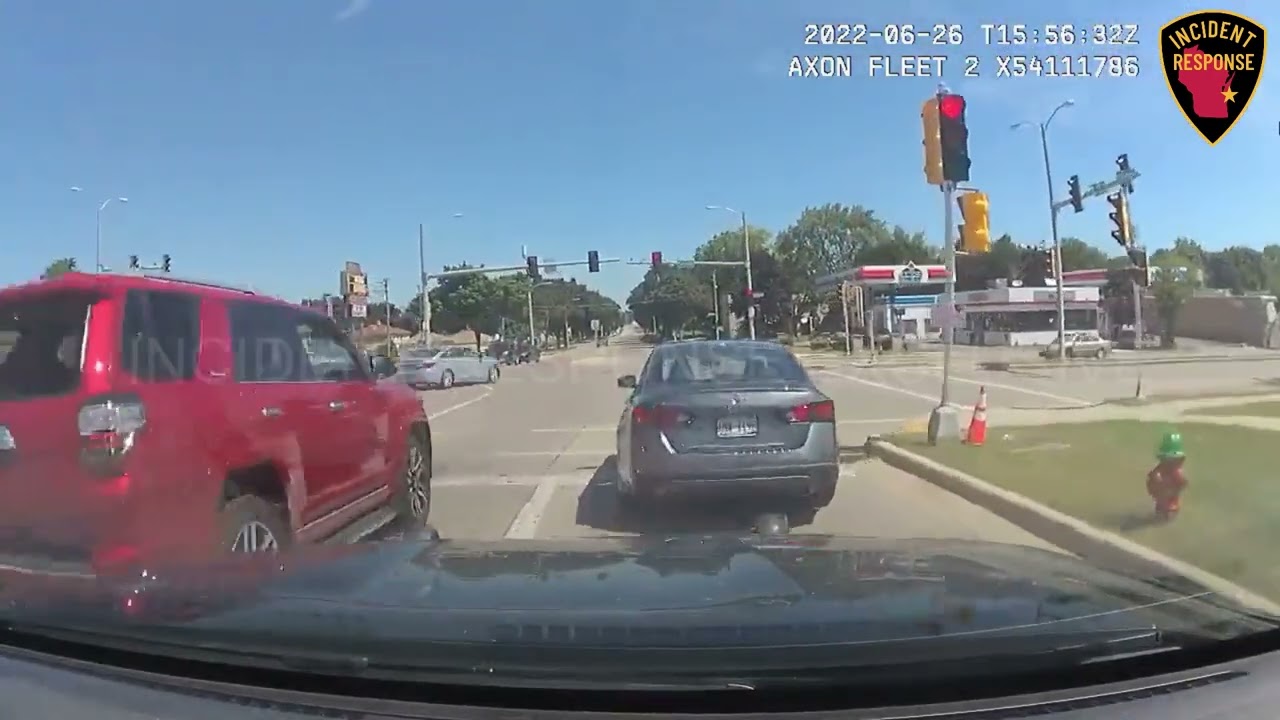 Dash Cam: Wauwatosa Police Pursuit on June 26, 2022 - YouTube