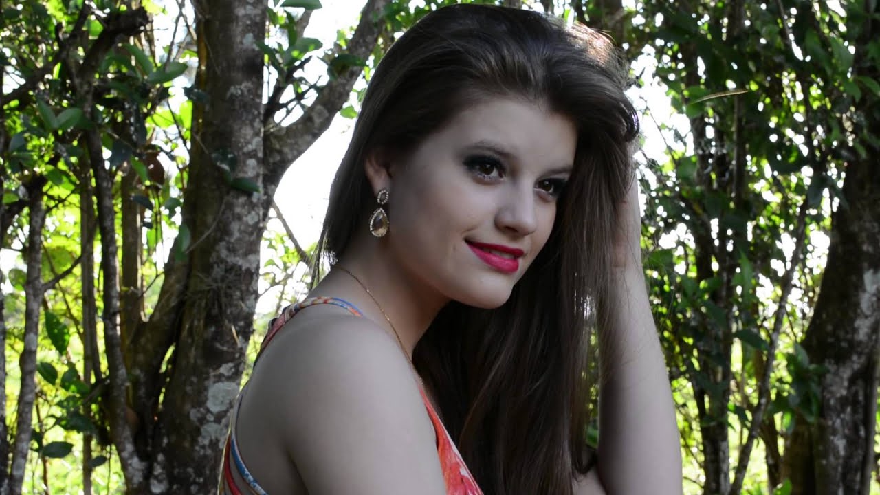 Layane - 15 anos - YouTube