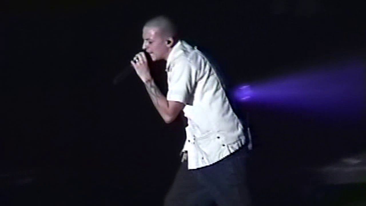 Linkin Park - Runaway (Live from Toronto, Ontario 2001) - YouTube