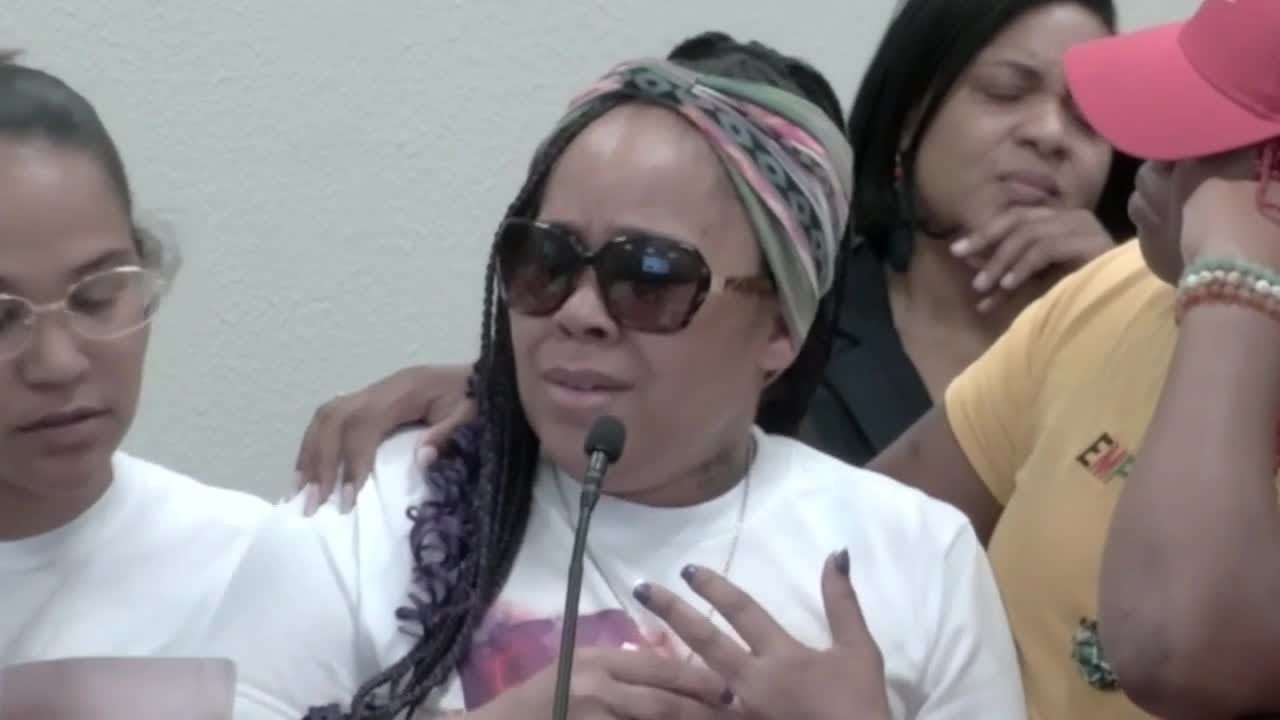Mother of Serenity Baker calls for accountability at Killeen ISD board meeting - YouTube